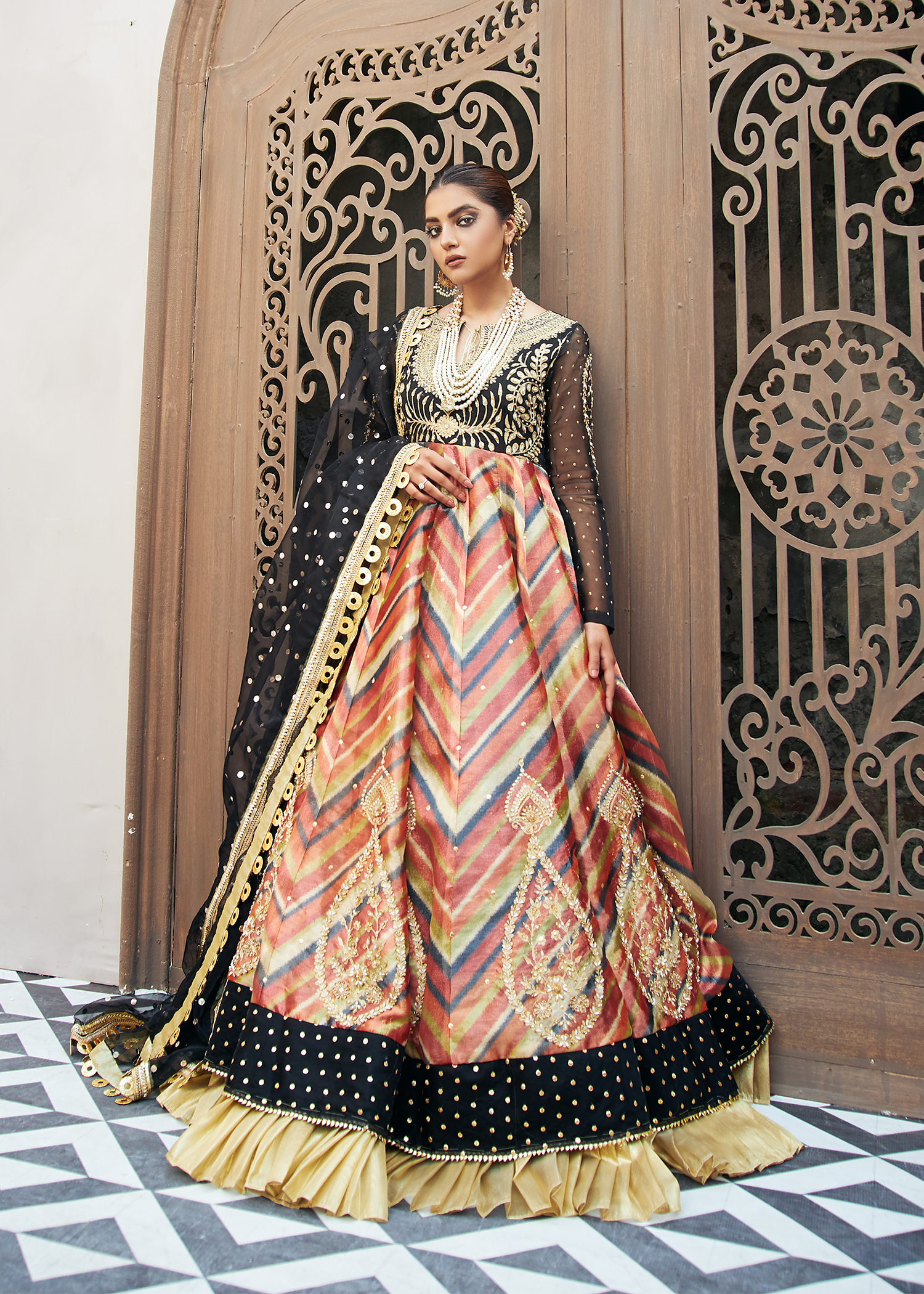 Dure Shahwar - Black and Gold Gown – Western.pk