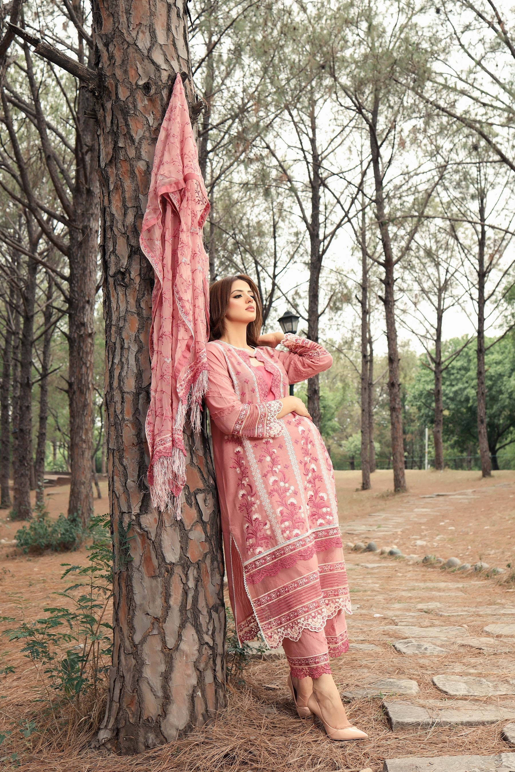 Lyla - Design 02 Lawn’23 – Western.pk