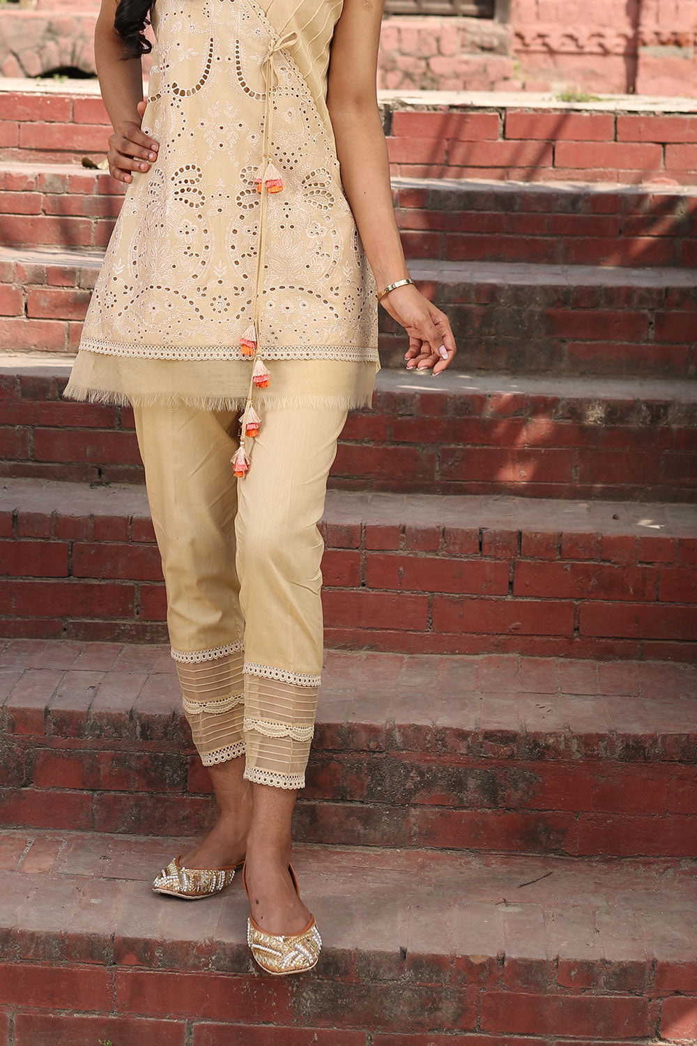 Lyla - Lawn Trouser (LT21004) – Western.pk