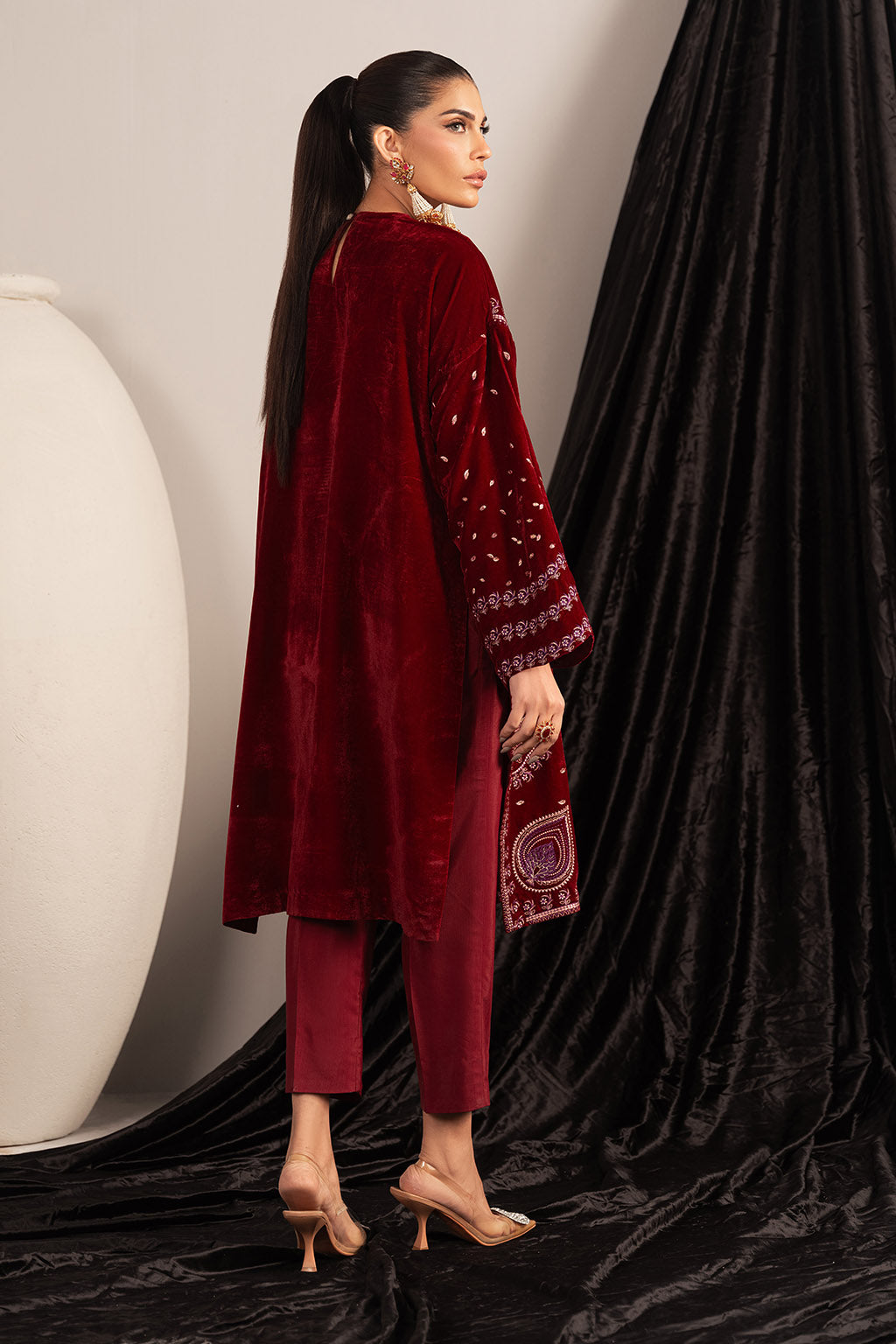 KV-48 – Western.pk