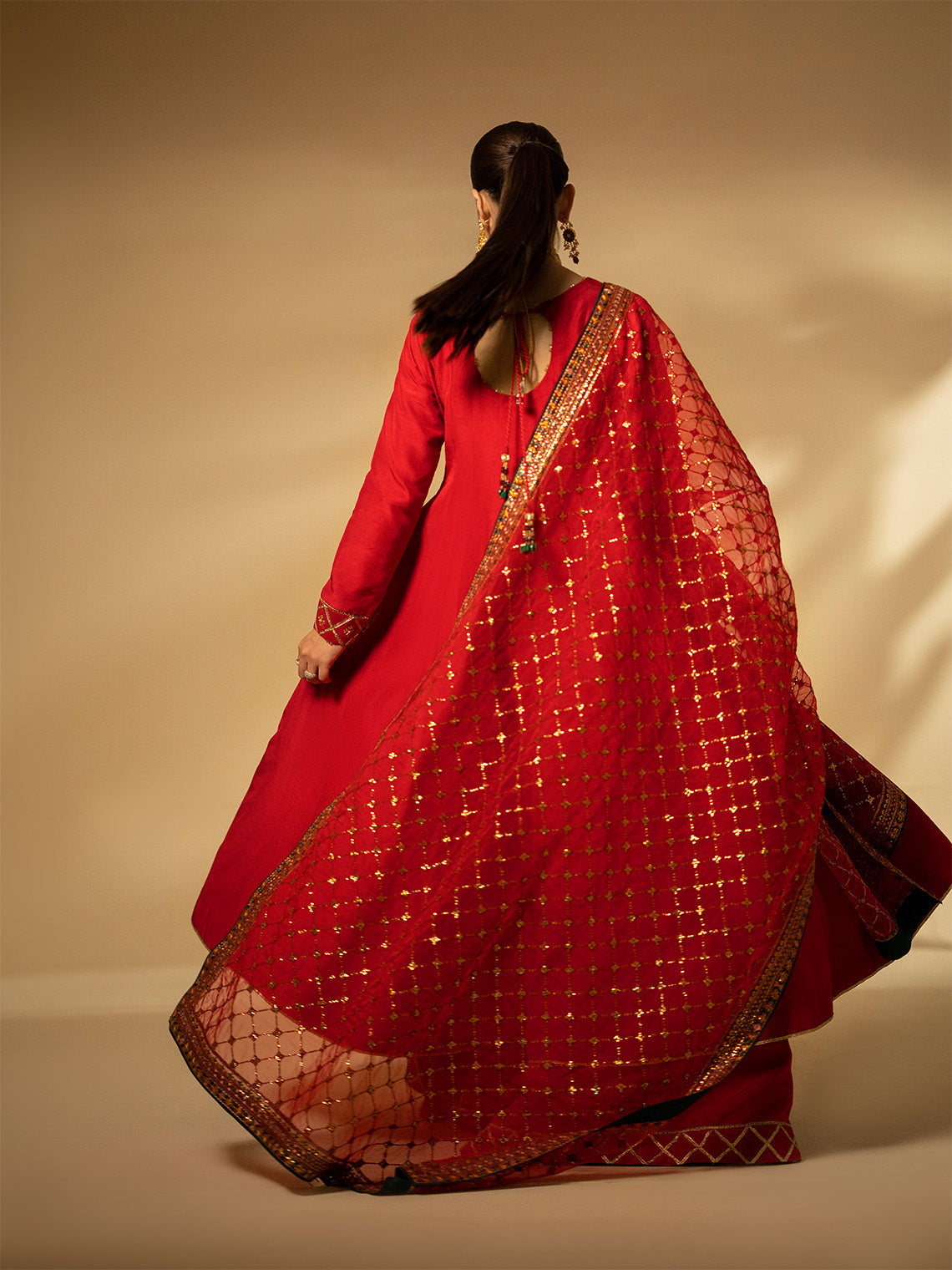 Scarlet Dynasty – Western.pk