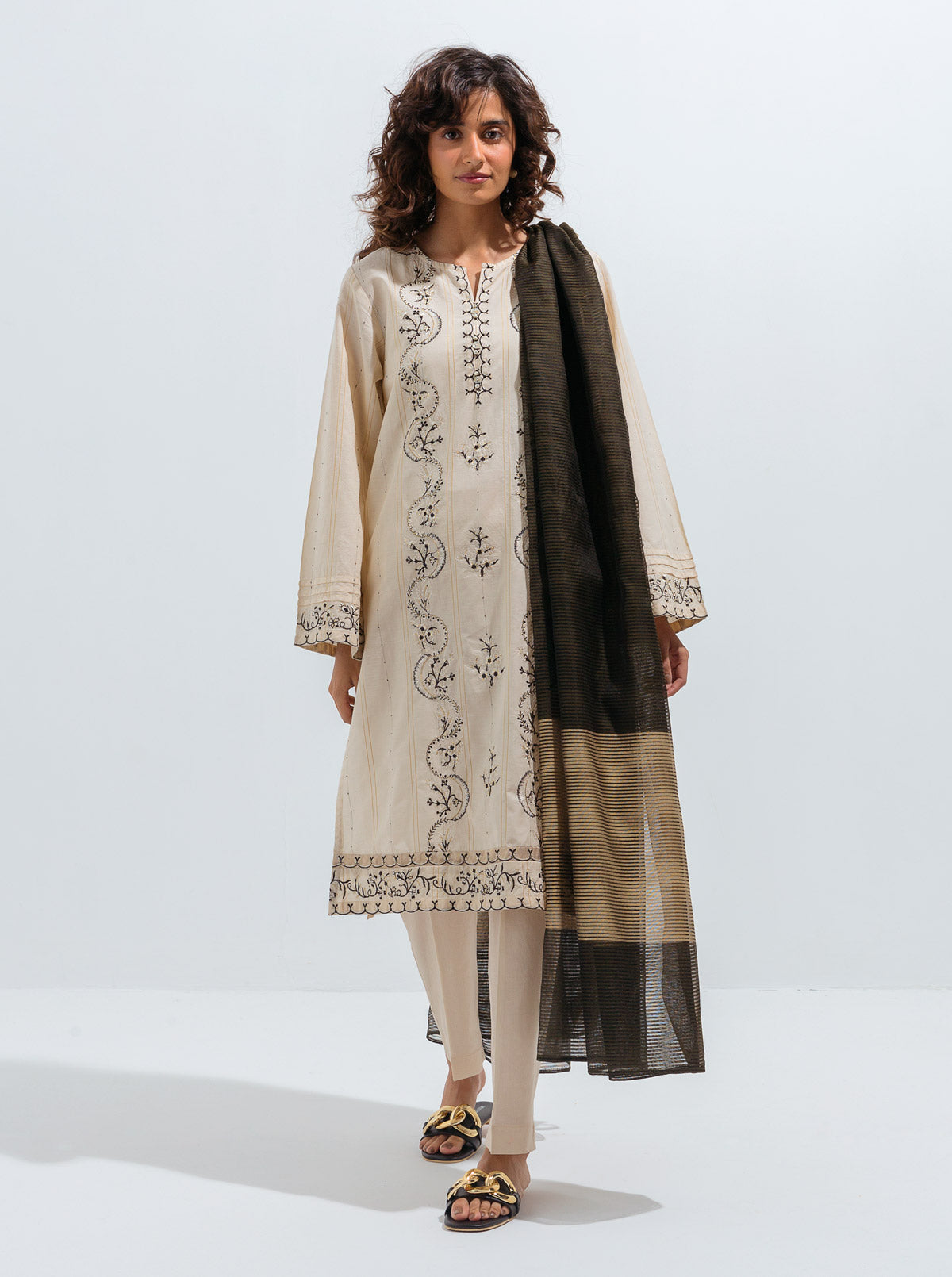 Beechtree - 2 PIECE EMBROIDERED JACQUARD SUIT (LUXURY PRET) – Western.pk